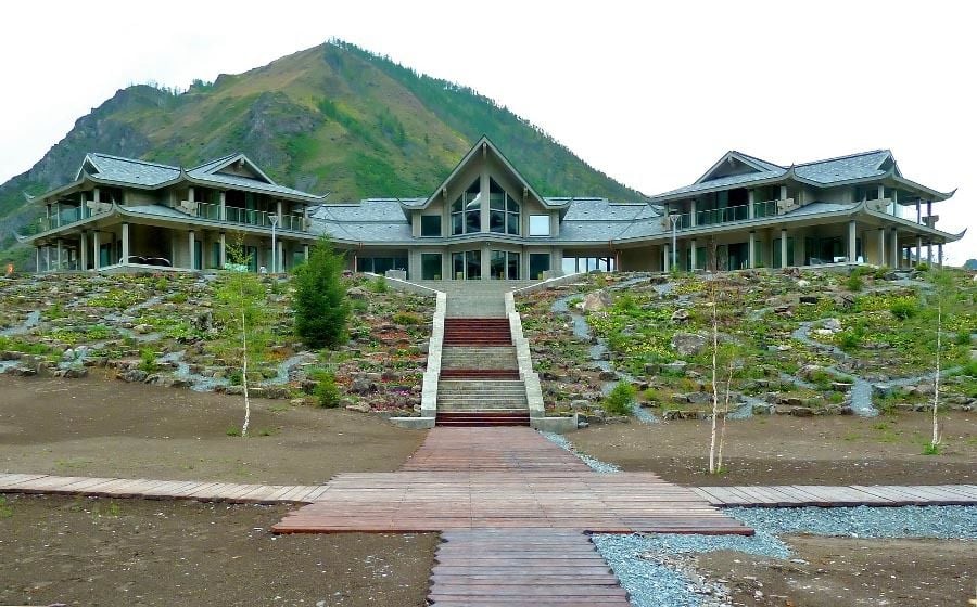 "Бункер" Путіна на Алтаї "самоліквідувався": що відомо про пожежу на ...