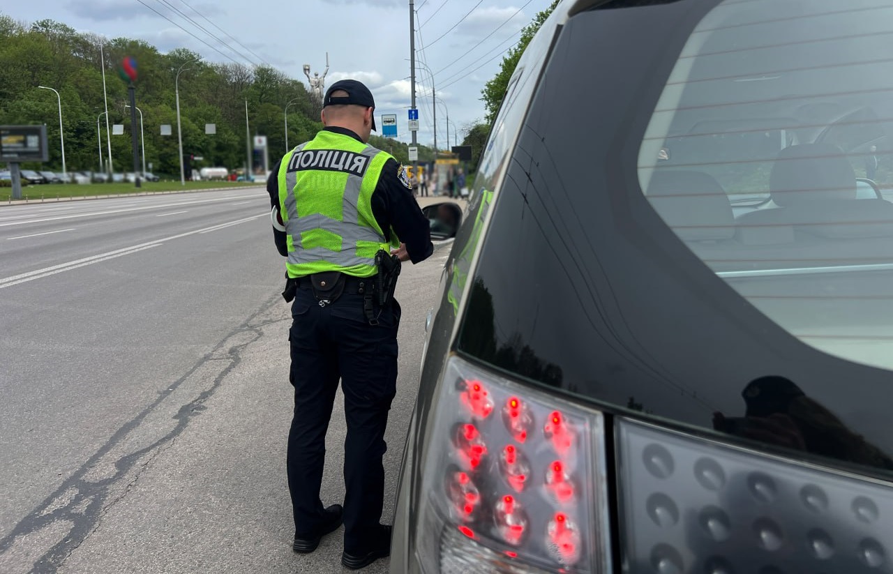 За це теж штраф: водіїв попередили, за що у салоні змусять заплатити в ...
